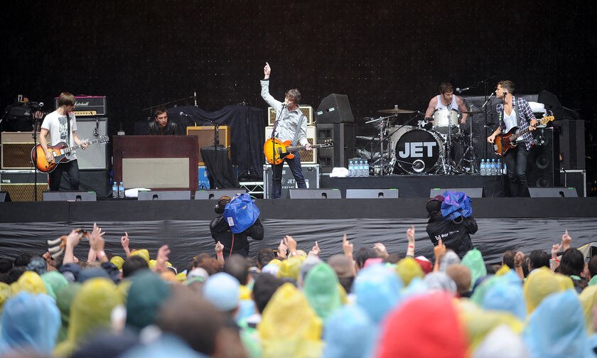 Sound Relief underway in heavy downpour - ABC News