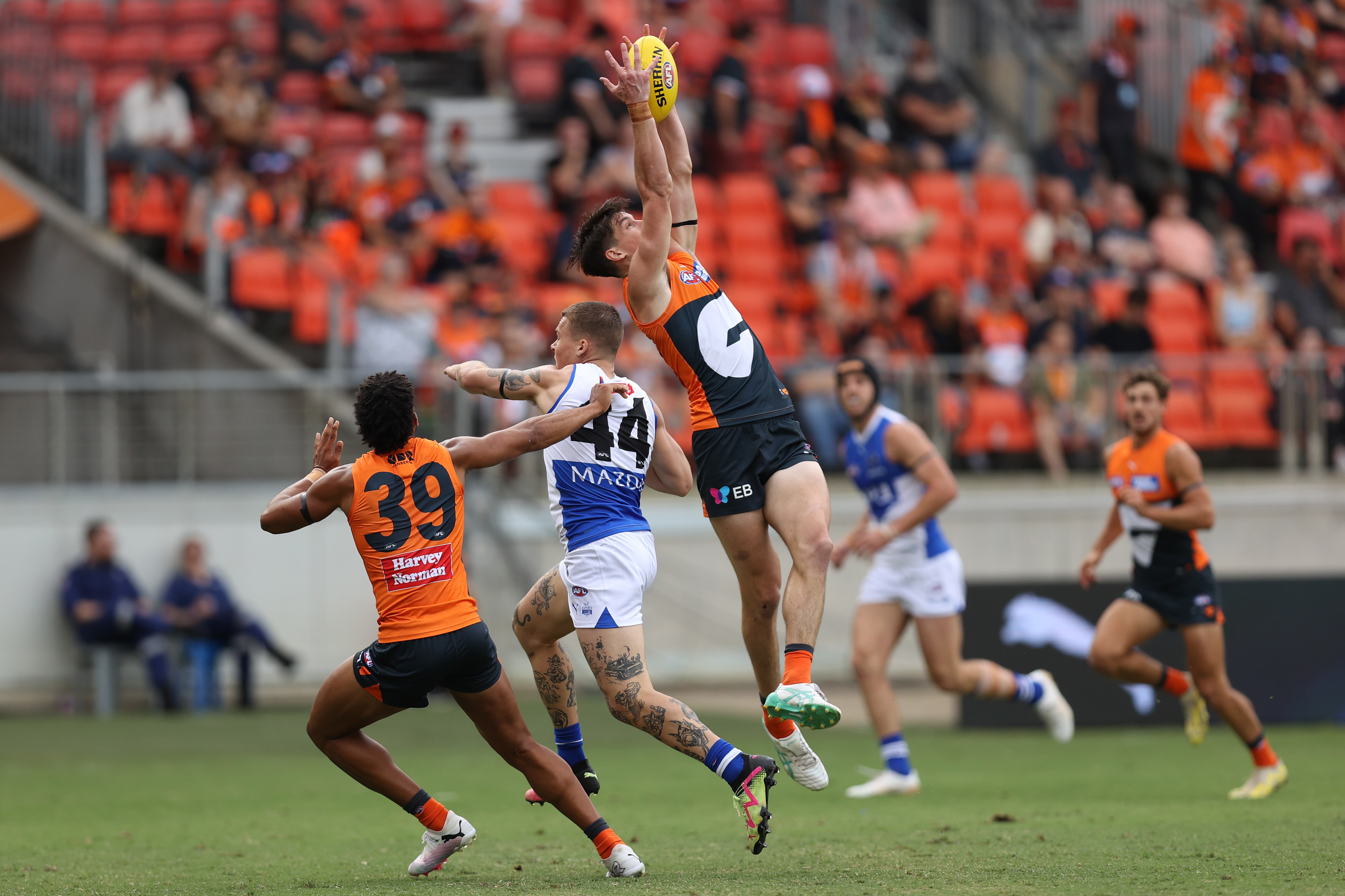 Essendon beats Hawthorn by 13 points in AFL thriller in Tasmania, Jake ...