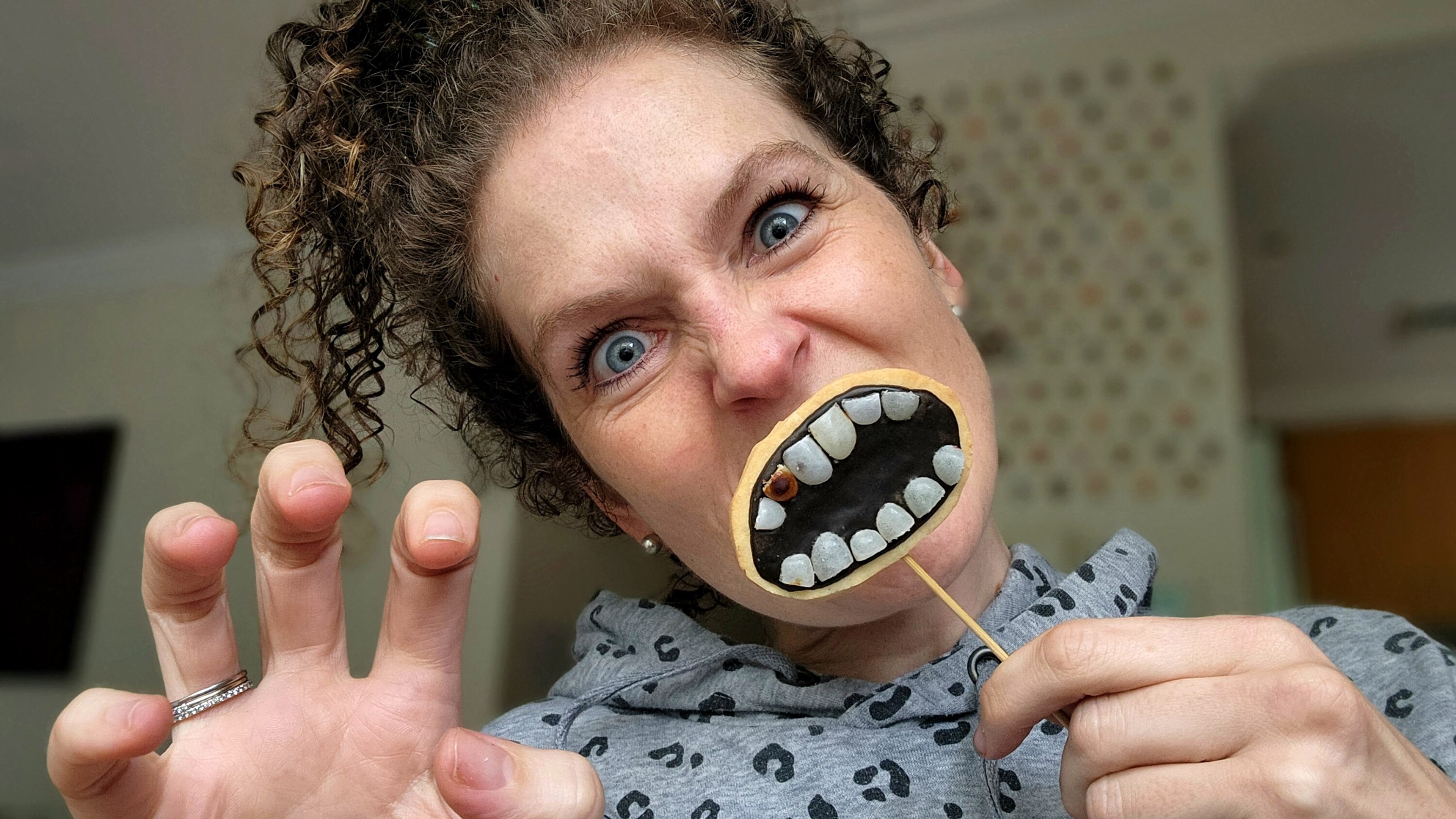 Monster mouth biscuits are a spooky baking project for Halloween - ABC News