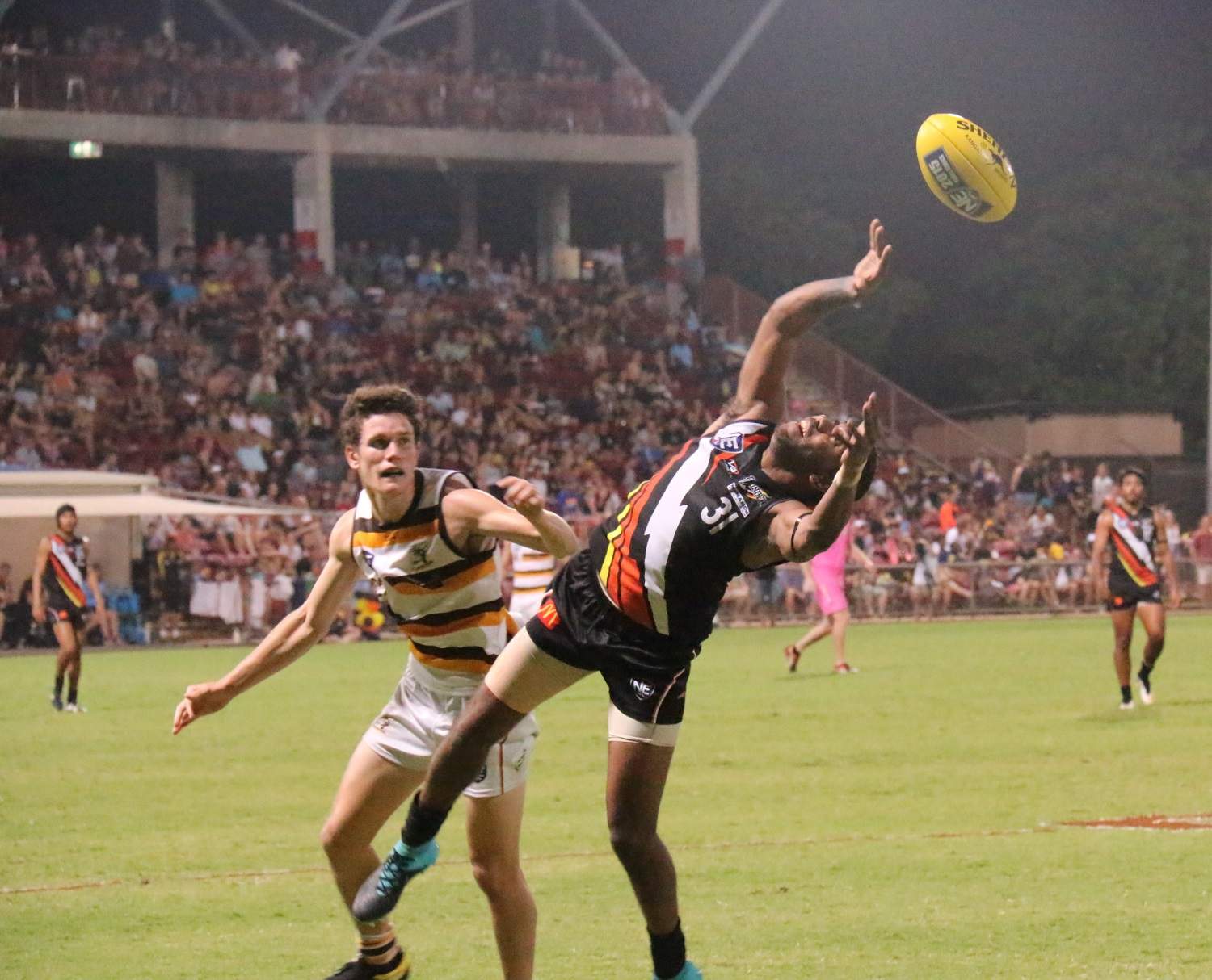 NEAFL final sees Northern Territory Thunder bring home the 2015 ...
