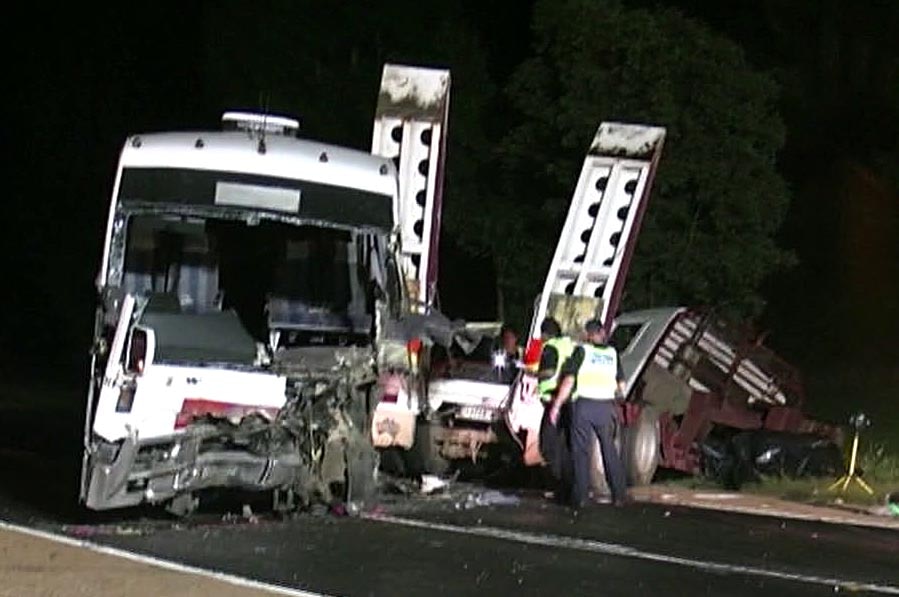 Two people killed in separate crashes on Victoria's roads - ABC News