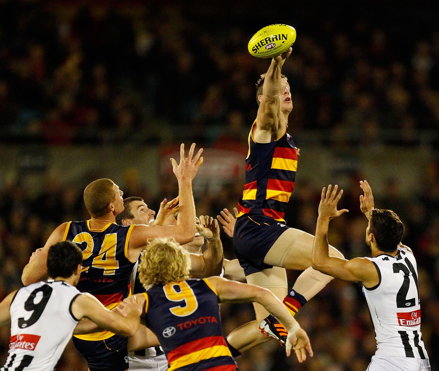 Pies into top four with Crows win - ABC News