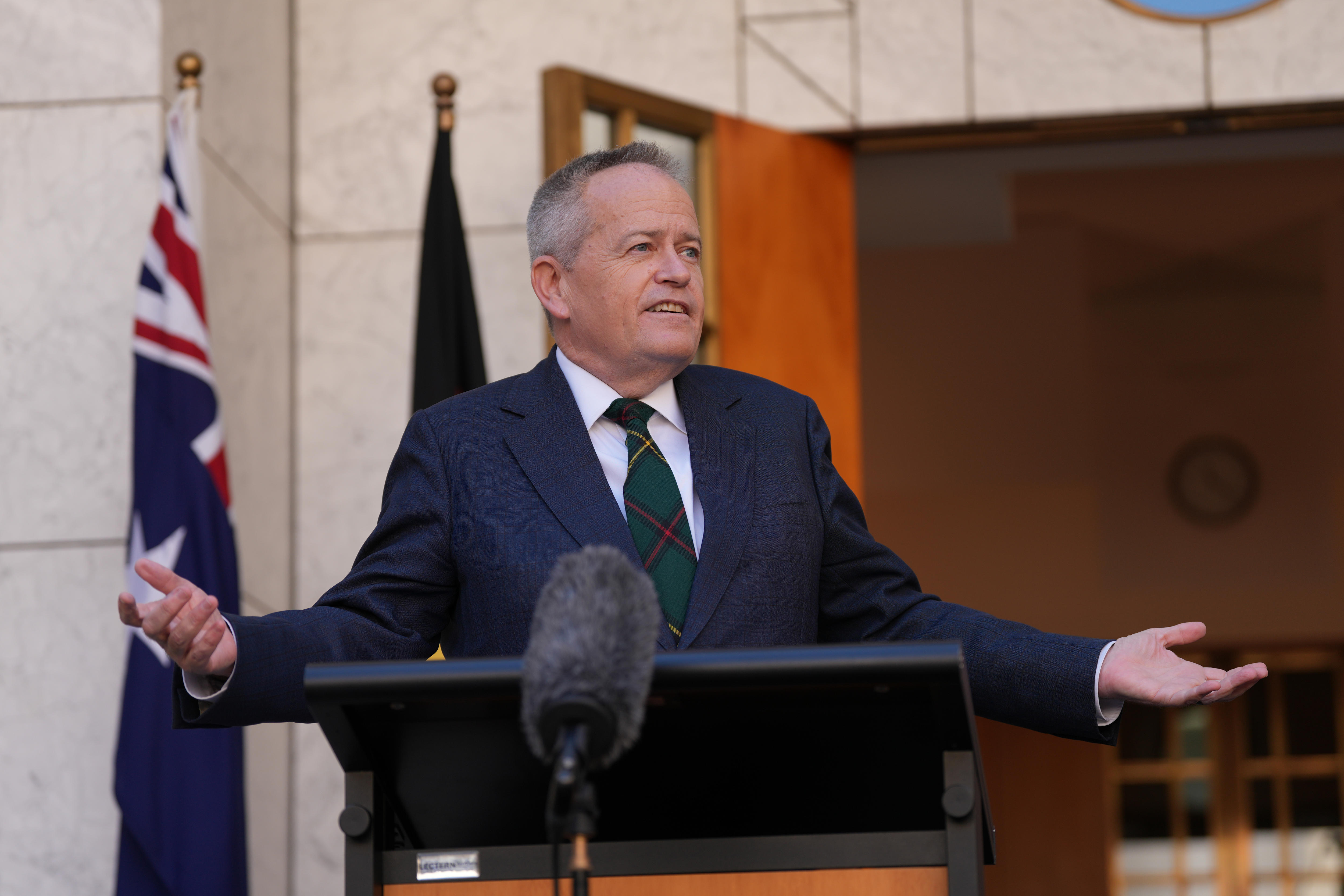 A zinger master, a diorama maker and a telephone juggler, Bill Shorten ...