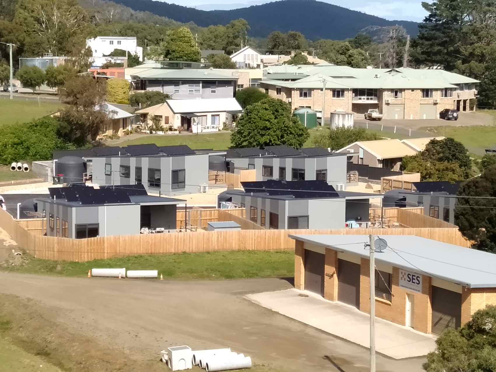 Solar micro-grid helping public-housing residents save money - ABC News