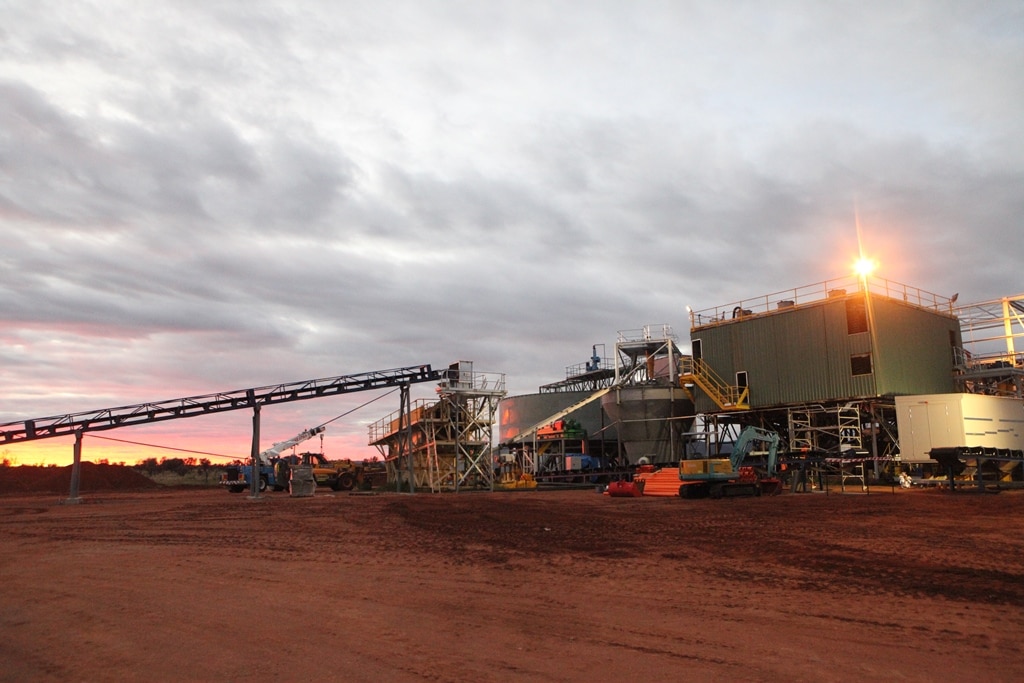 Harts Range garnet mine goes into administration leaving nearly 50 ...