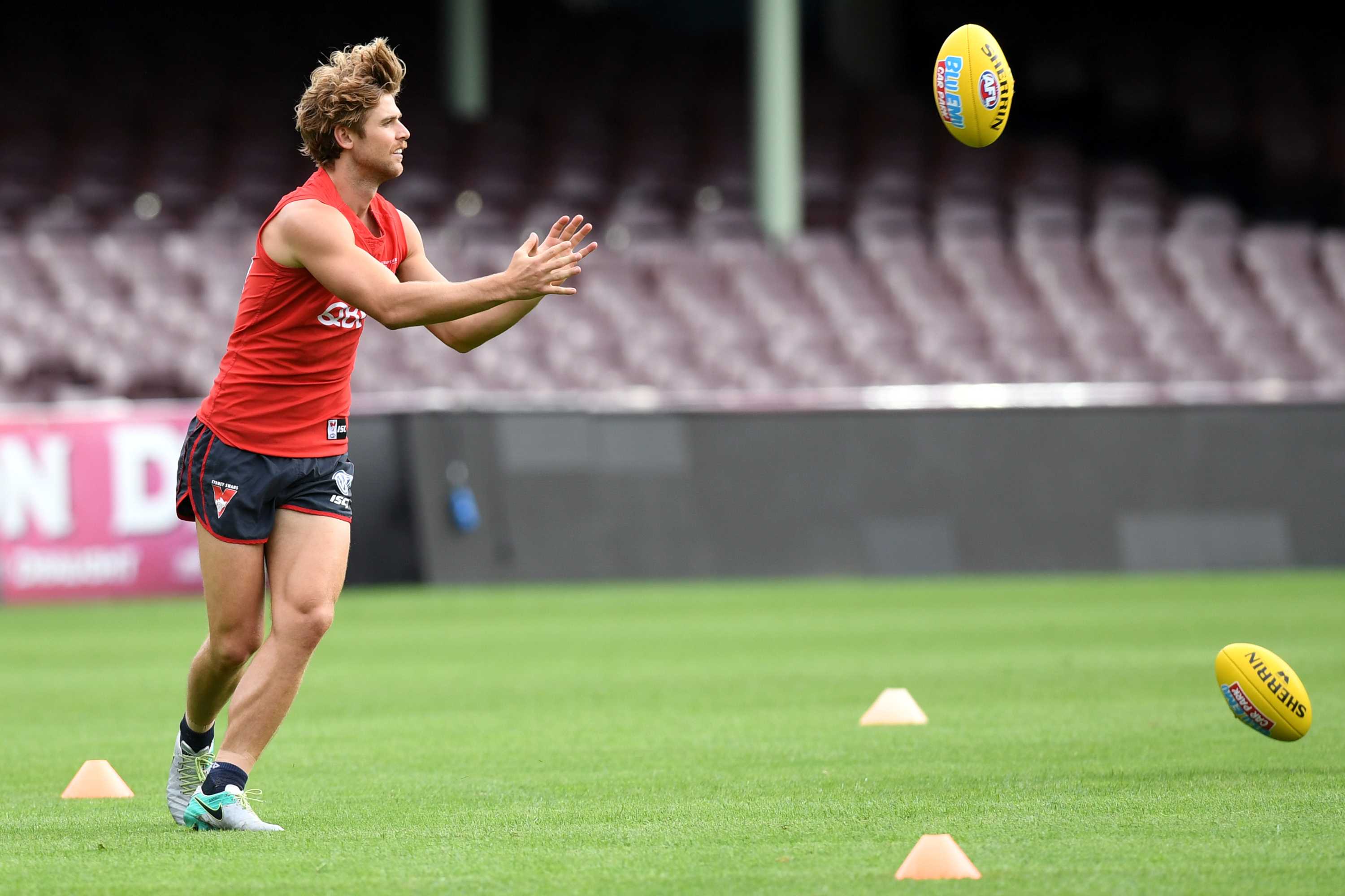 Dane Rampe breaks arm in freak accident at Sydney Swans training - ABC News
