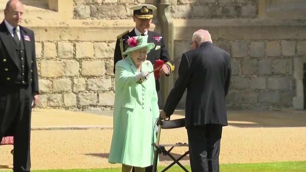 Sir Tom Moore knighted in unique Windsor Castle ceremony - ABC News