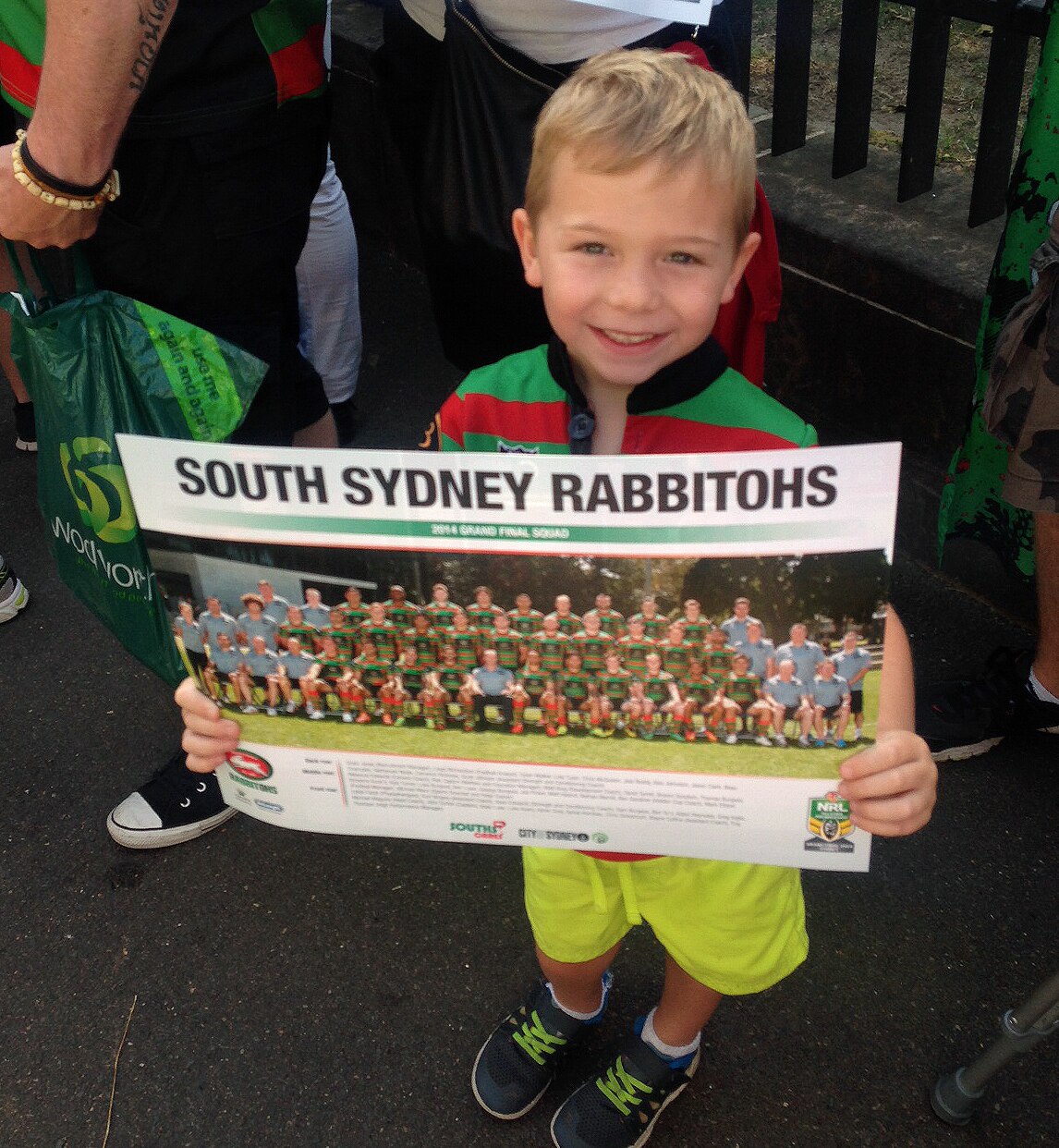 Rabbitohs fans cheer South Sydney heroes at Redfern Oval after NRL ...