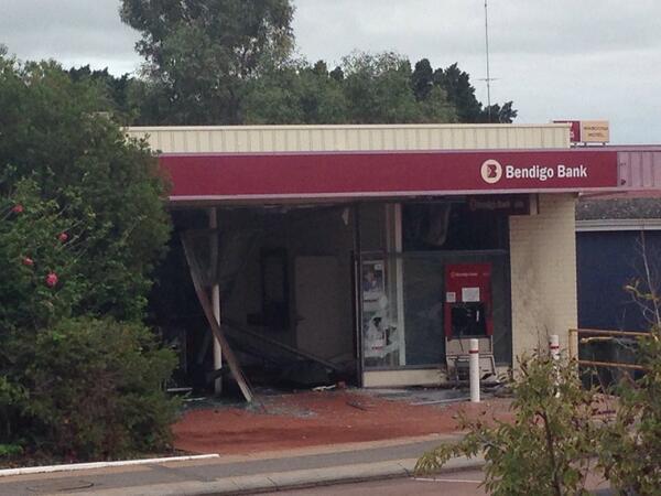 ATM explosion at Waroona investigated by police bomb squad - ABC News