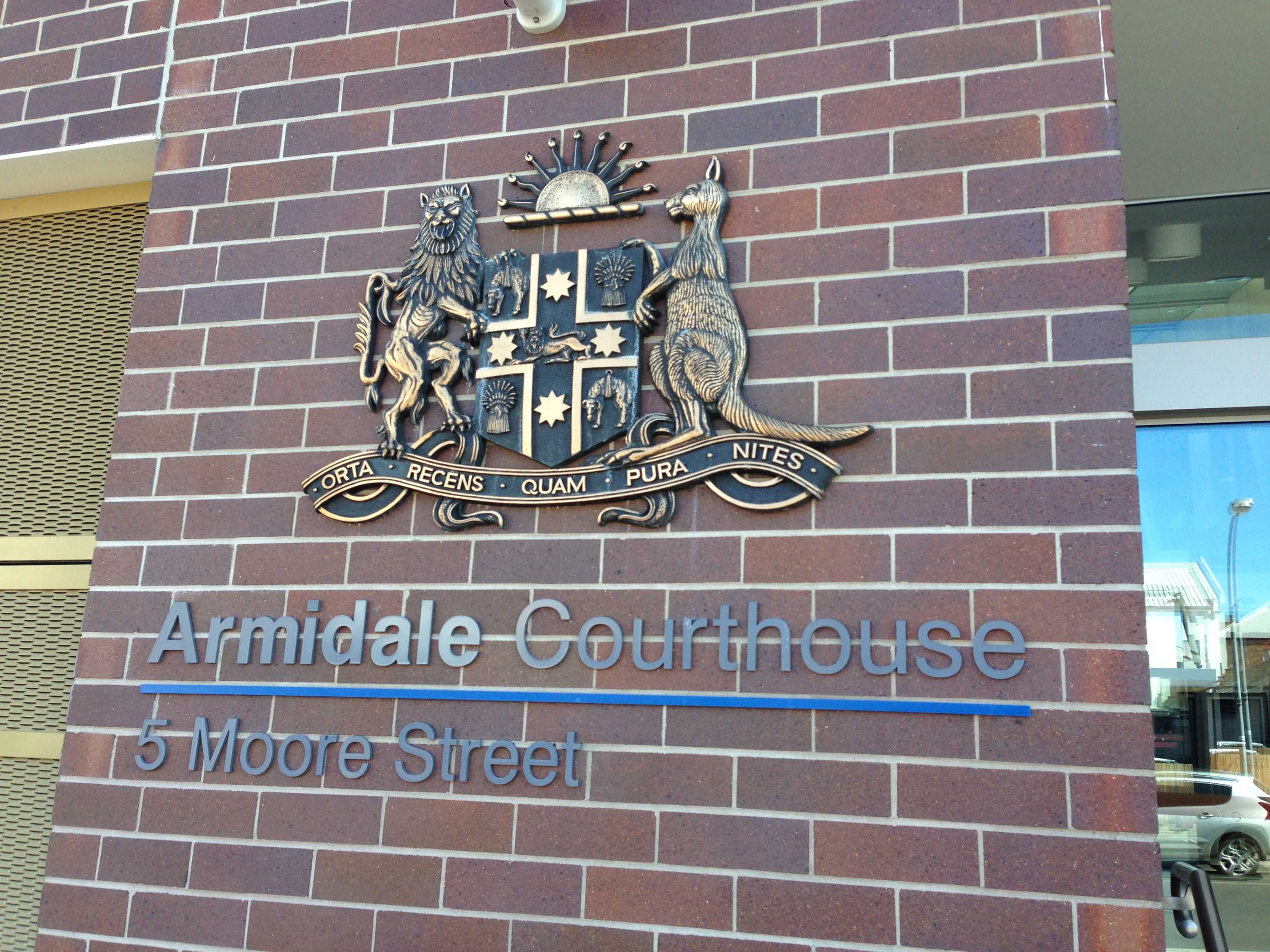 Man arrested after raid on Armidale home - ABC News