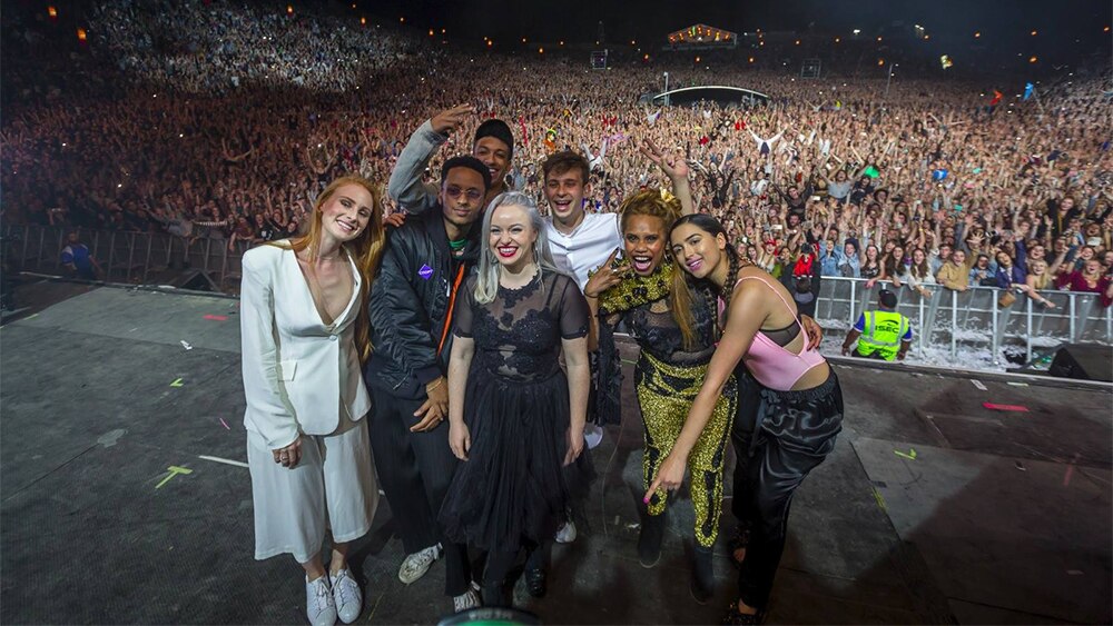 How Flume hooked up an all-star Aussie cast to close Splendour 2016 ...