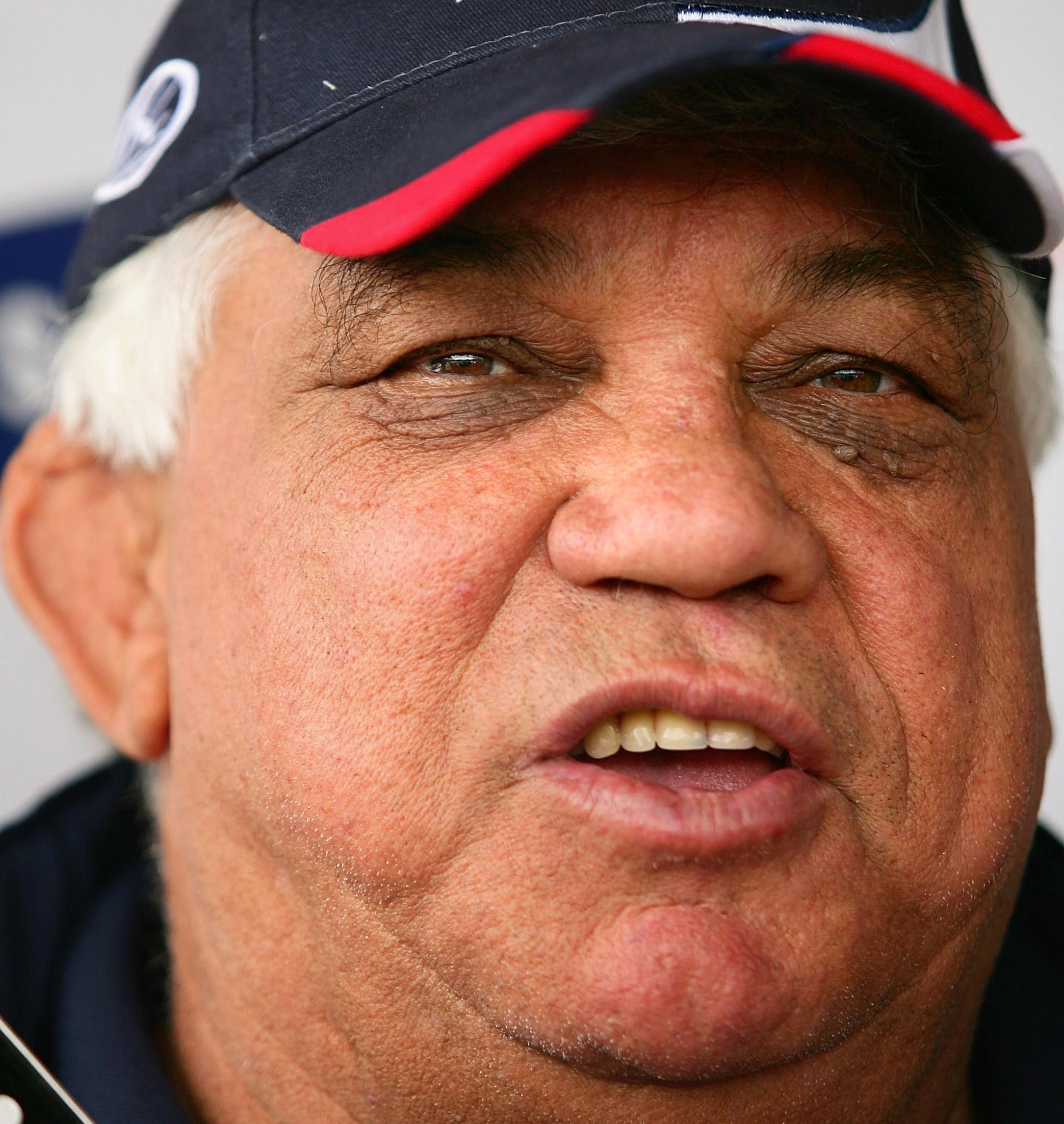 Arthur Beetson dies after heart attack - ABC News