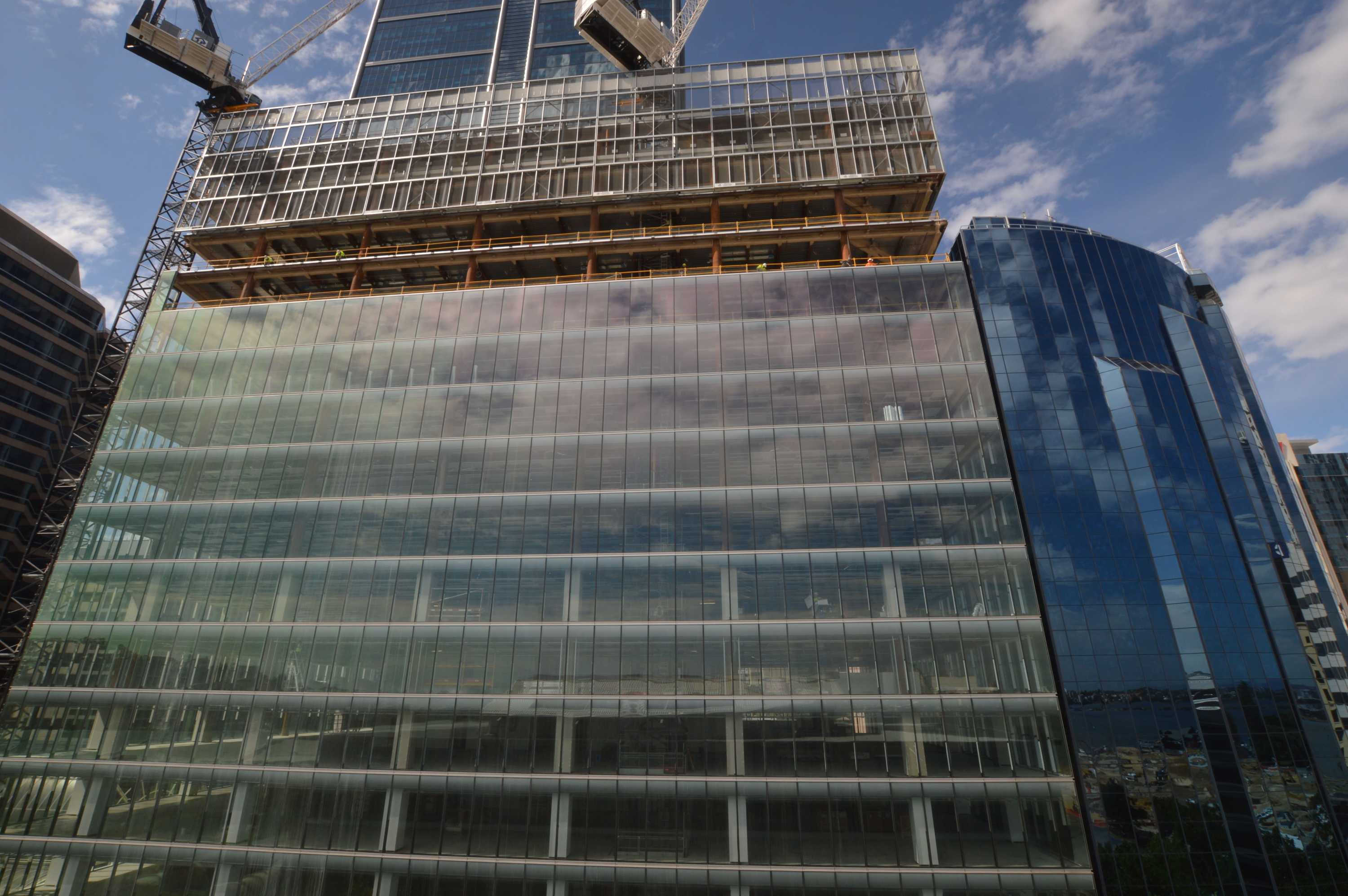 Perth tenants gain upper hand as office space multiplies - ABC News