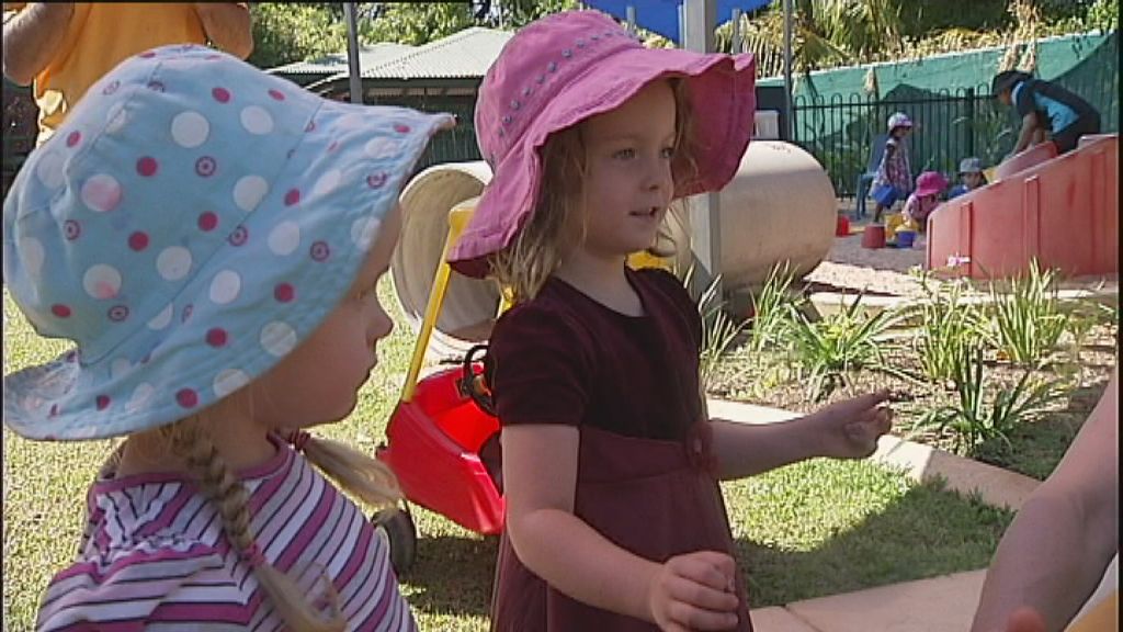 Election campaign gathers pace as major parties hit hustings - ABC News