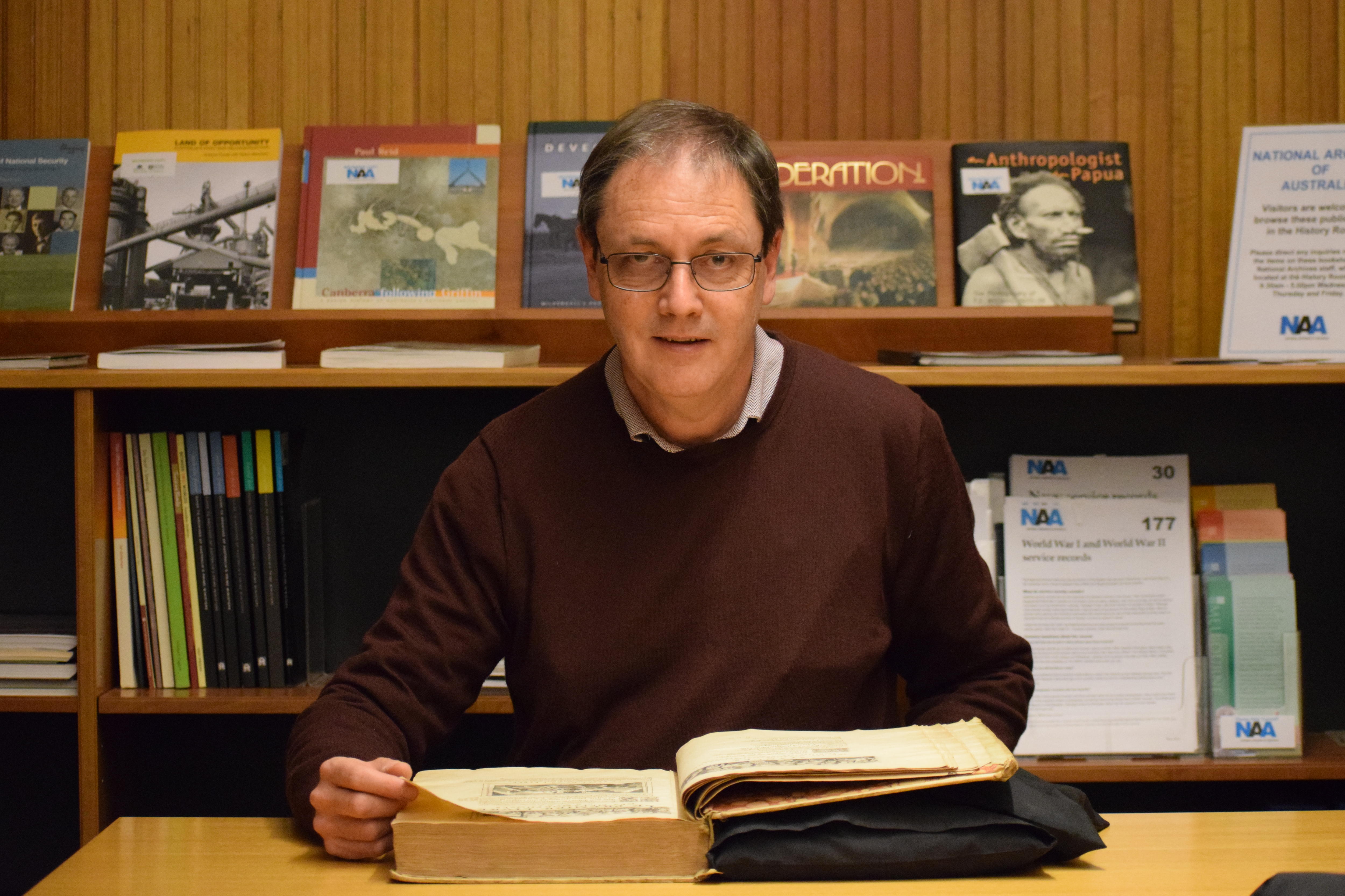 James Ebenezer Bicheno's bequest of 1,900 books in 1851 doubled ...