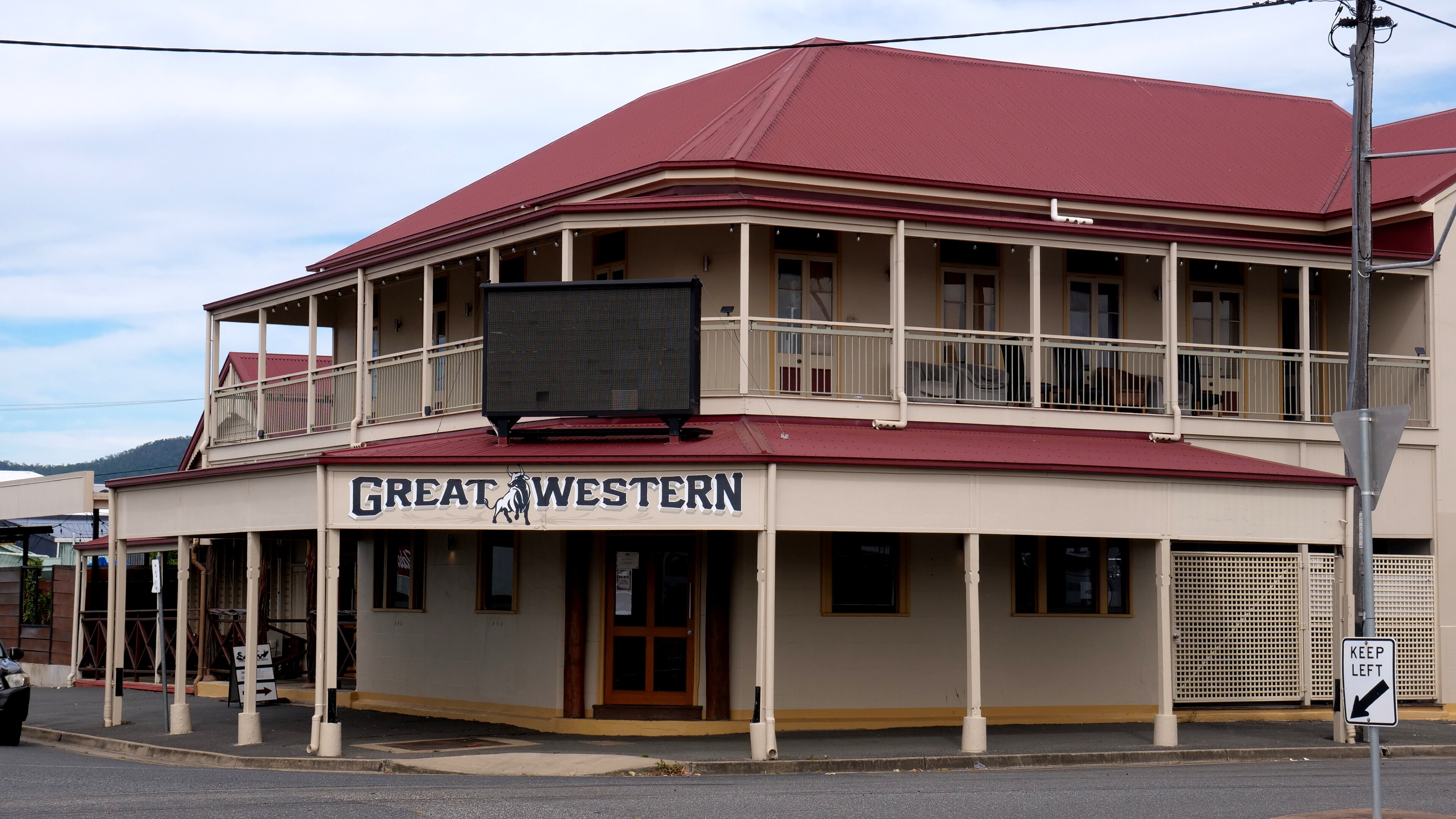 Rockhampton and Roma rodeo pubs hook up for a five-round battle of the ...