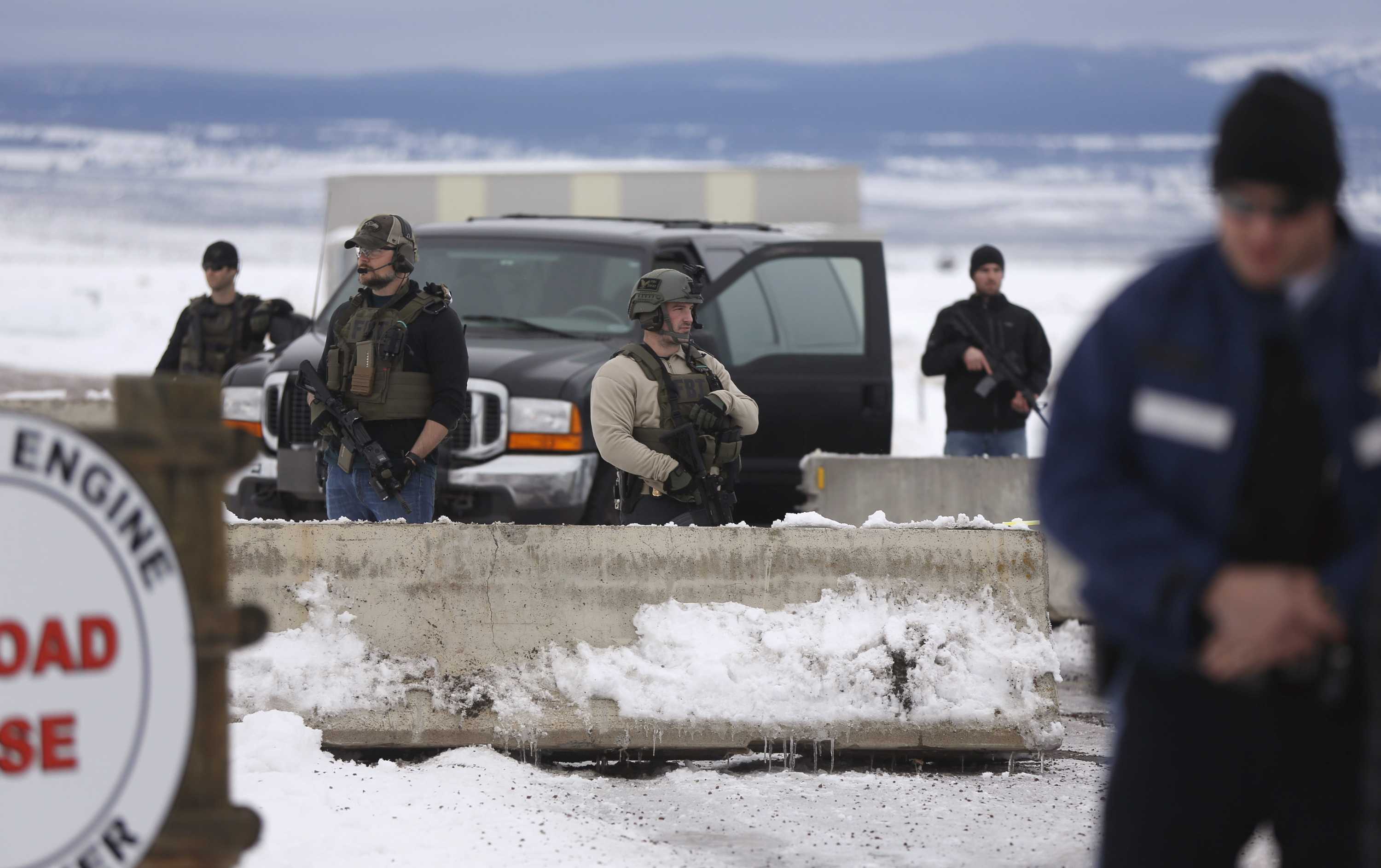 Oregon standoff: FBI moving in on last four armed occupiers at Malheur ...