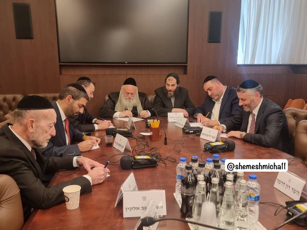 Why are there so many male thirst traps on TikTok? - ABC News