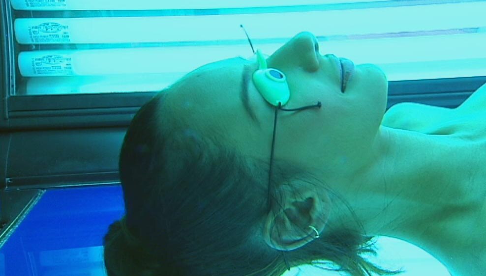 Ban on commercial solariums in WA in limbo, as criticism mounts - ABC News