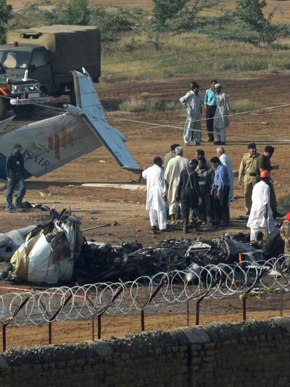 Pakistan plane crash kills all onboard - ABC News