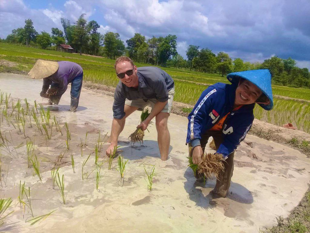 Australians help Laotian rice farmers replace hand weeding with ...