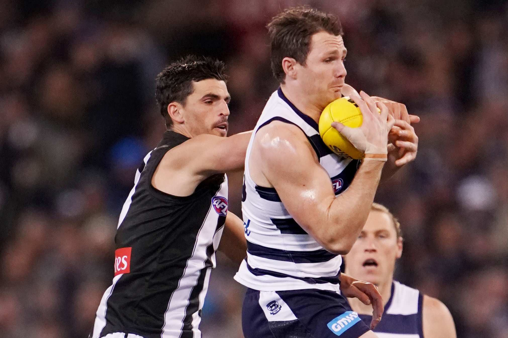 Victorian AFL clubs set for extended road trips as Queensland, SA shuts ...