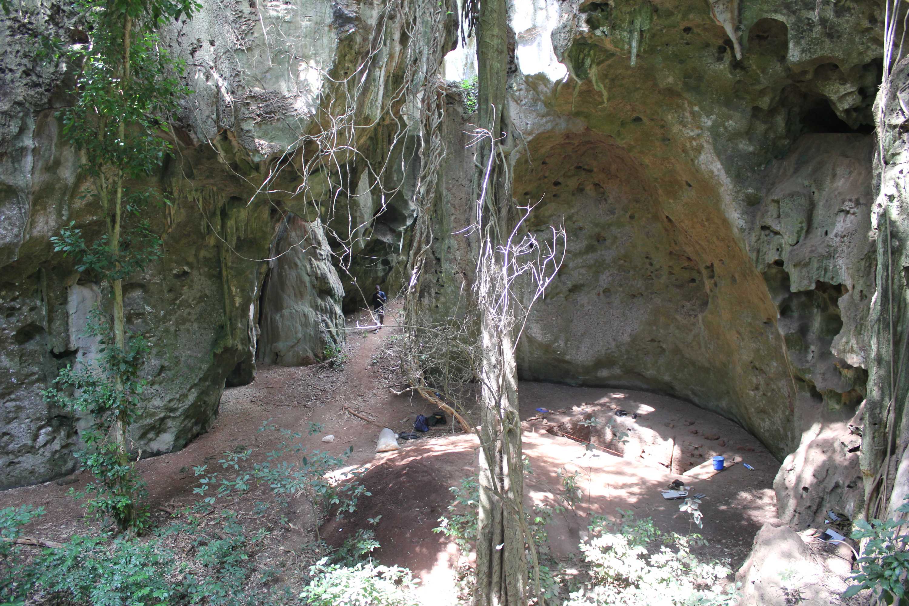 Ancient cave reveals secrets of technological innovation in the Stone ...