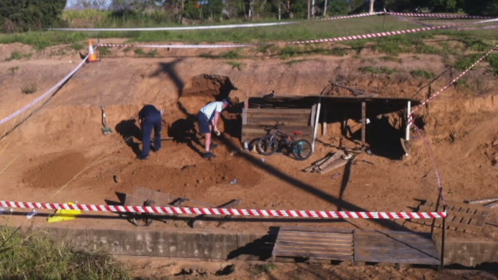 Friends killed by embankment collapse - ABC News