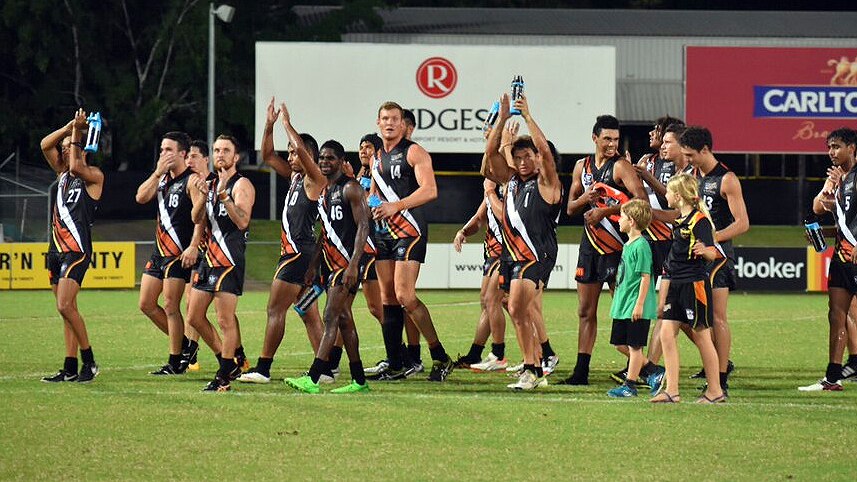 NT Thunder holds off Suns in gutsy performance in Darwin - ABC News