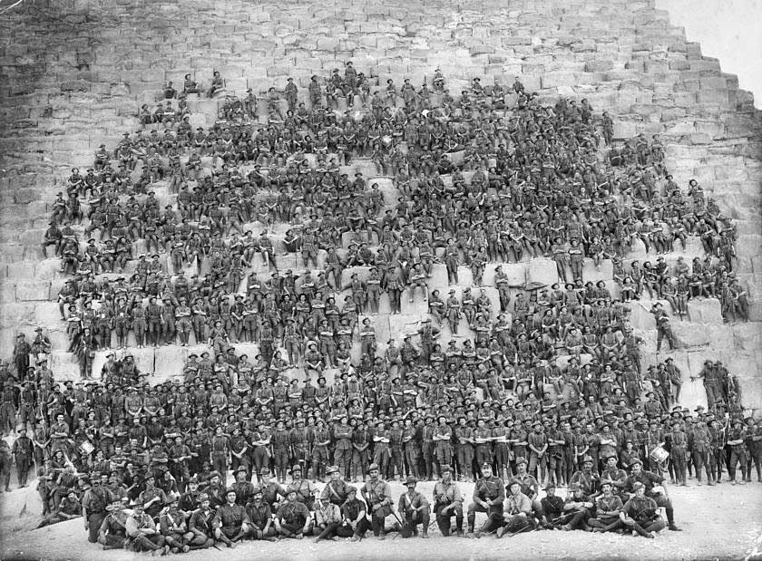 Unnamed diggers in iconic photograph commemorated in Perth on 100th ...