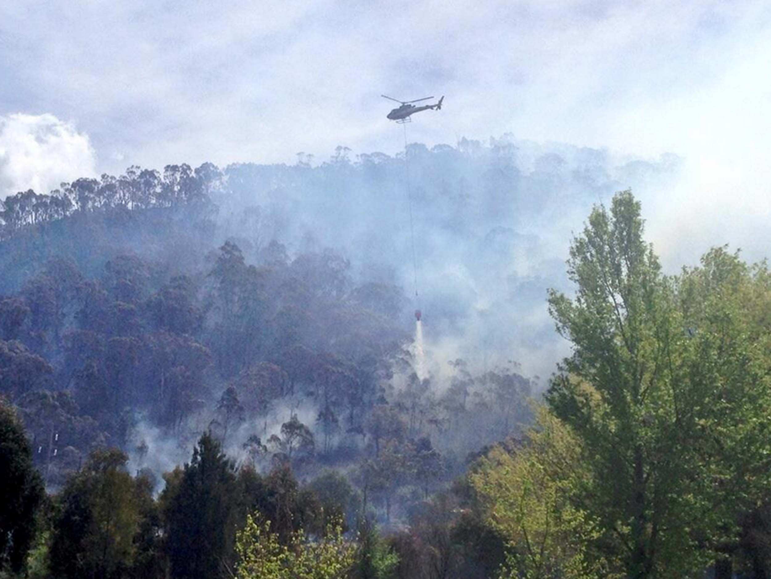 Emergency warnings issued for four NSW bushfires, near Lithgow, Mt ...