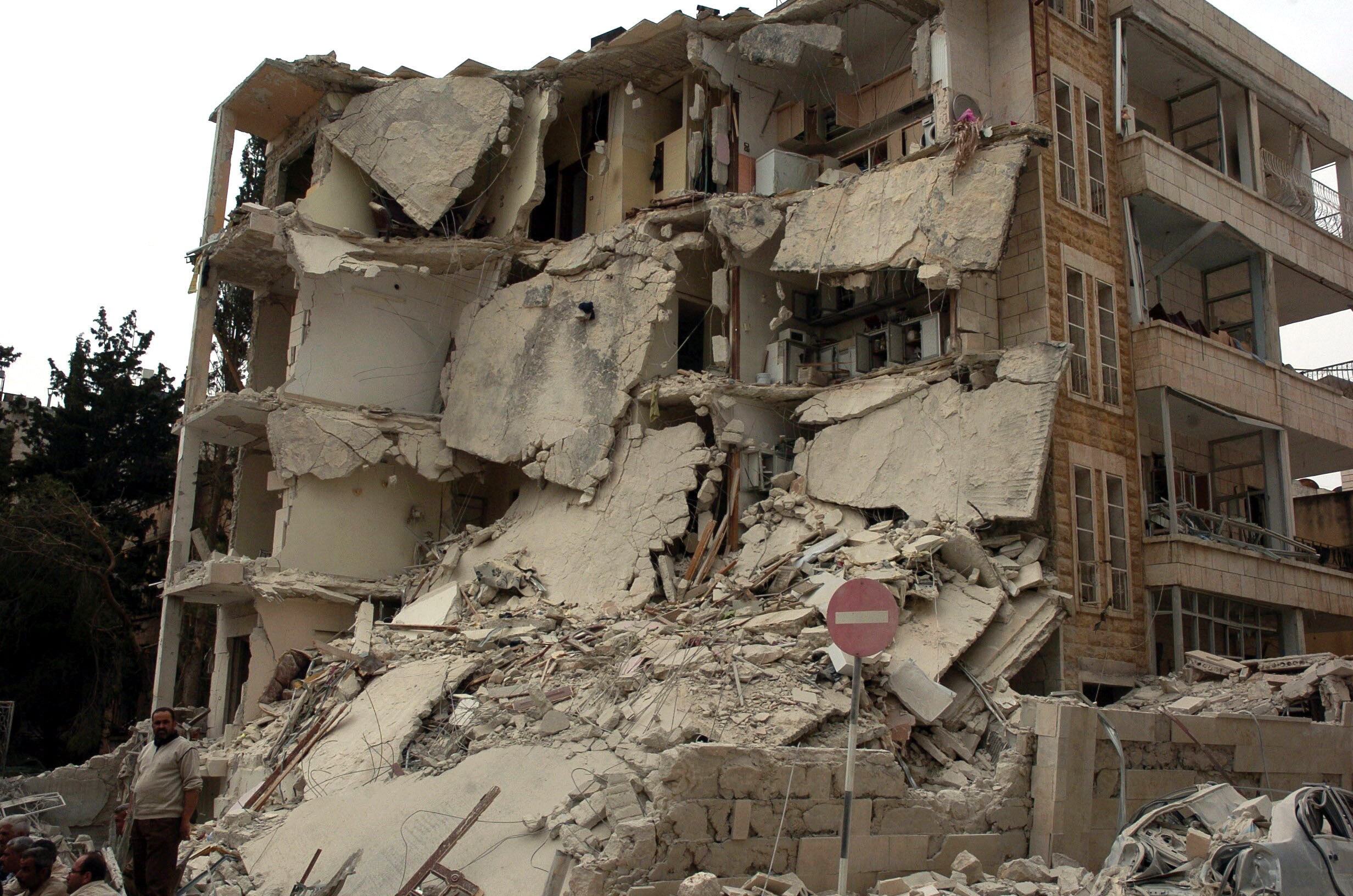 Security forces targeted in Syrian bomb blast - ABC News