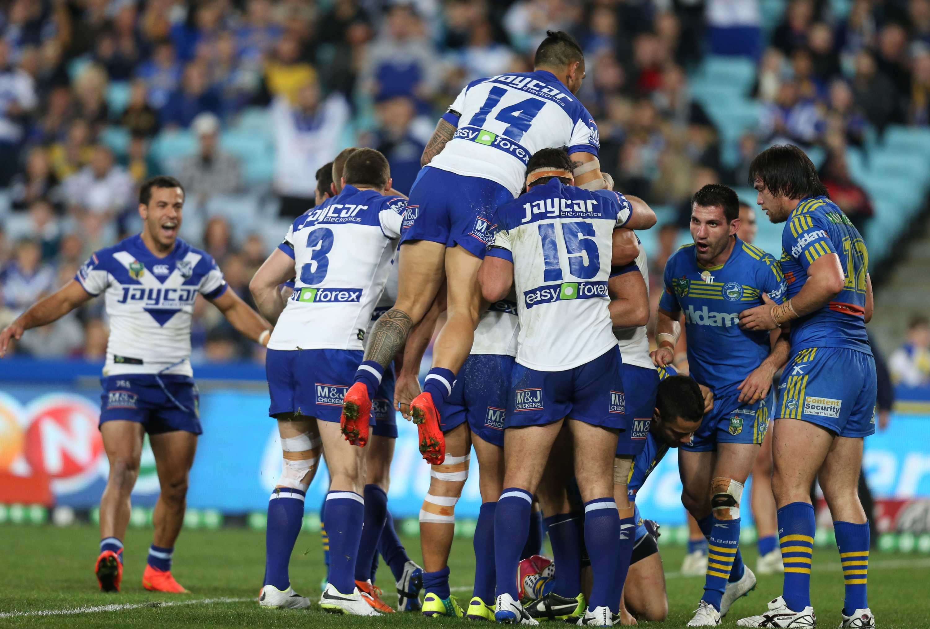 Canterbury Bulldogs edge Parramatta Eels 18-16 to keep NRL finals hopes ...
