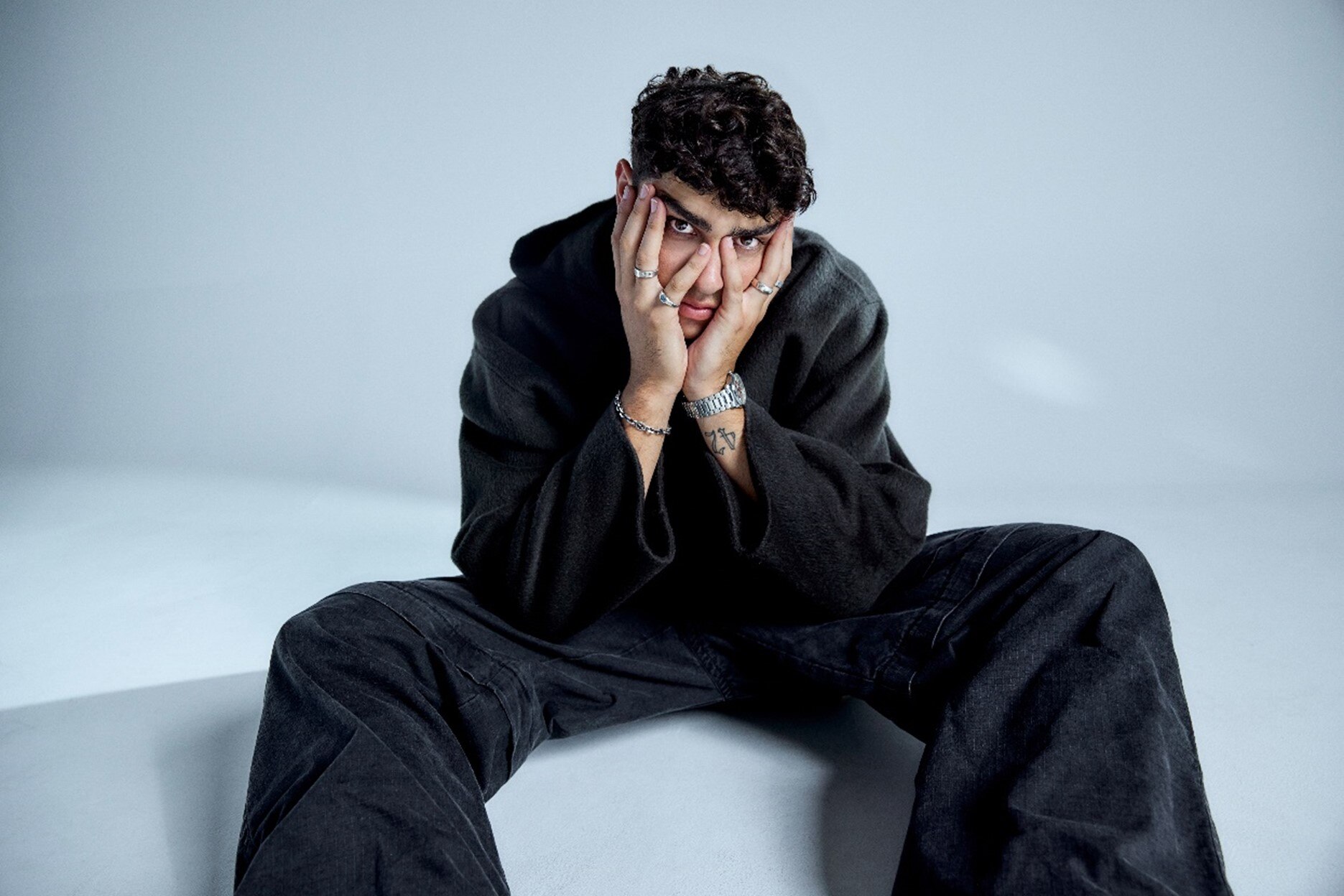 Home and Hosed: First Play from Oliver Cronin - triple j