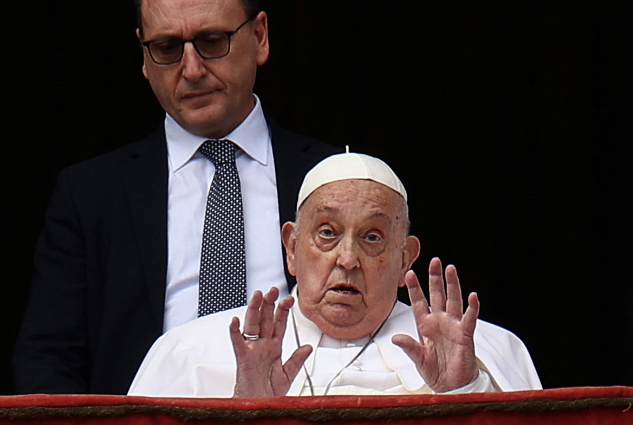 Pope Francis appears at Easter Sunday to deliver blessing as recovery ...