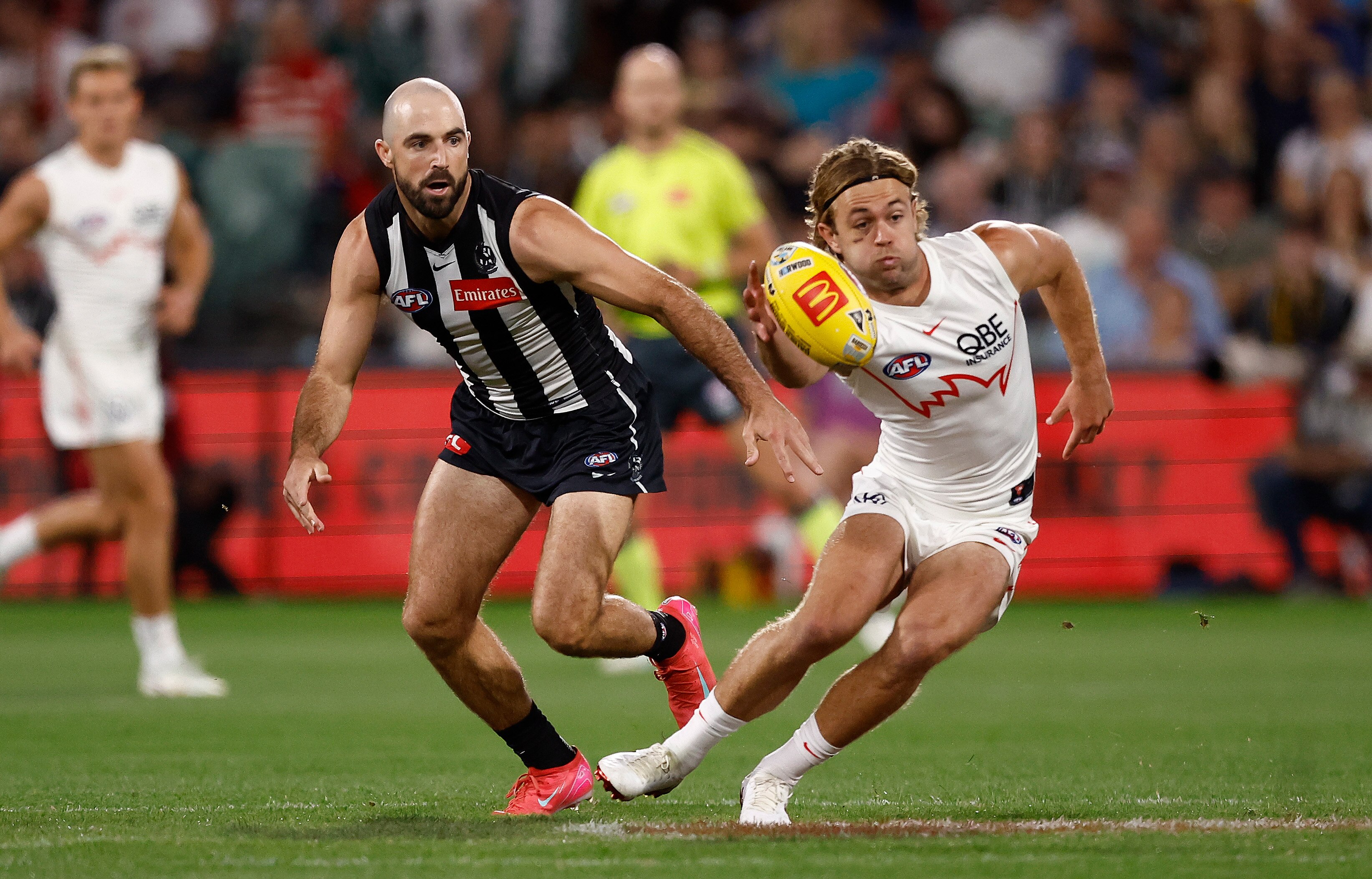 Ageless Steele Sidebottom leads Collingwood to ominous Gather Round ...