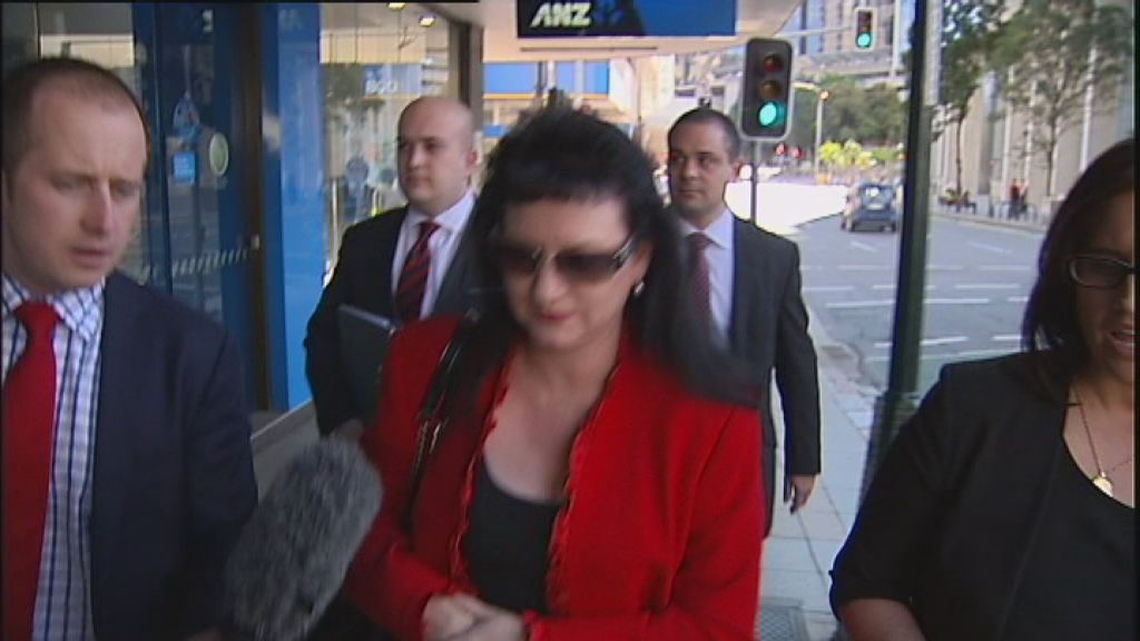 Groves' ex-wife sues over sale of shares - ABC News