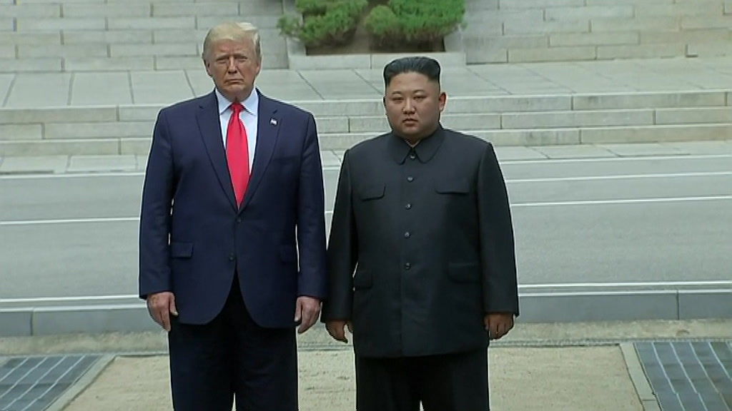 Donald Trump meets Kim Jong-un at DMZ, crosses border into North Korea ...