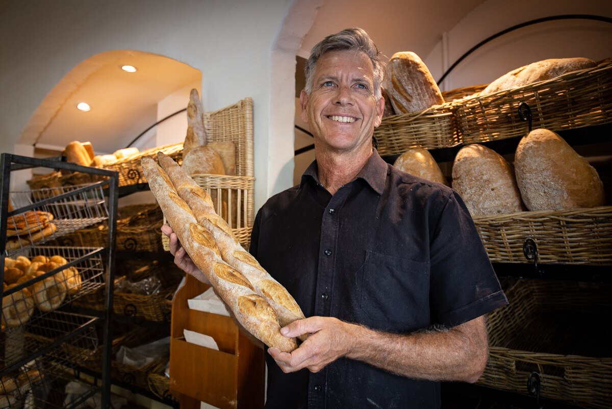 Australia's daily bread obsession sending loads of loaves to charity ...