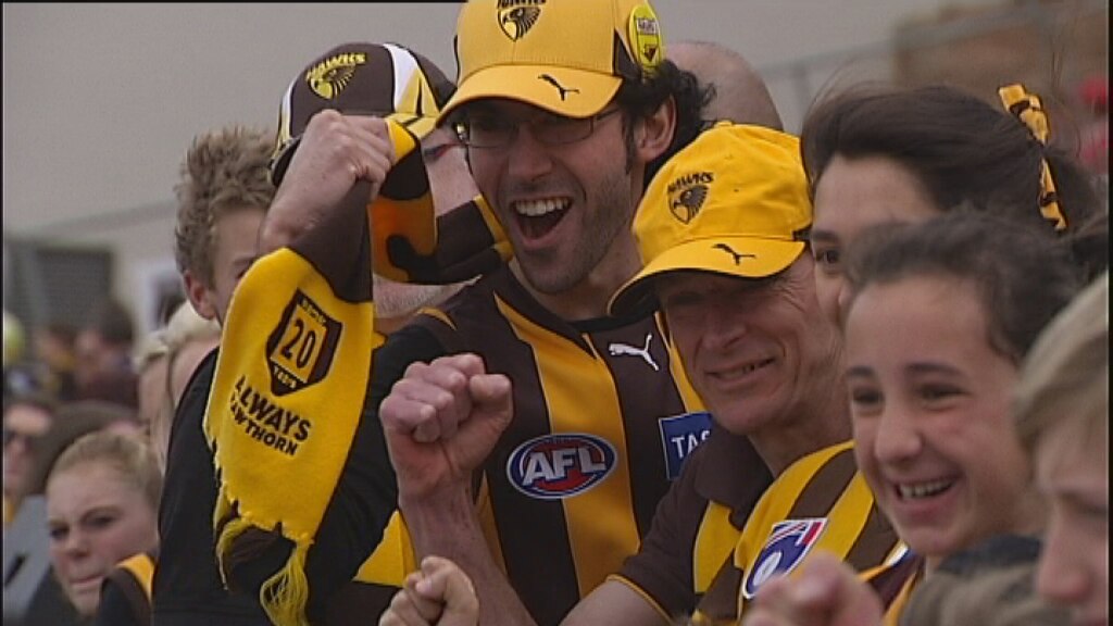 Poor weather threatens grand final parade - ABC News