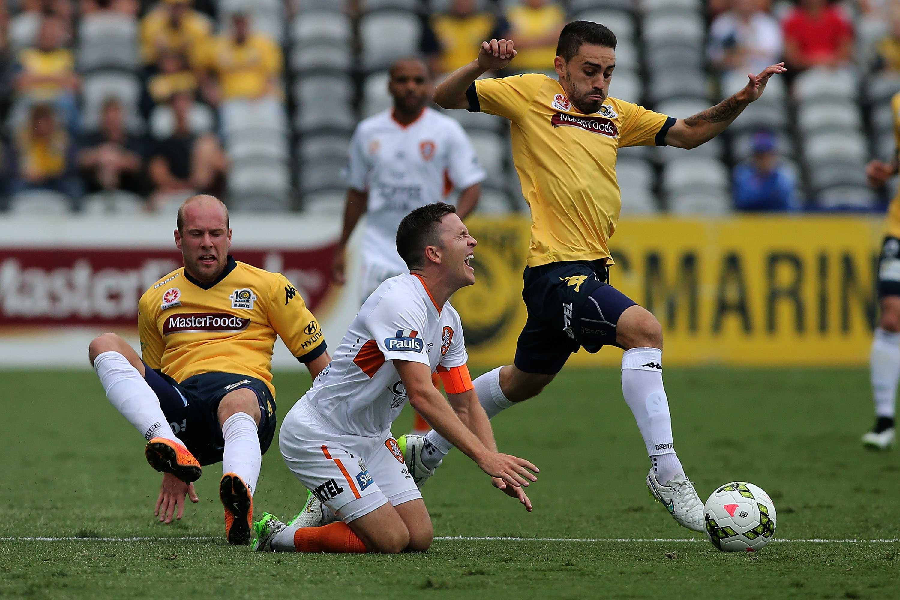 Central Coast Mariners and Brisbane Roar share spoils in 3-3 A-League ...