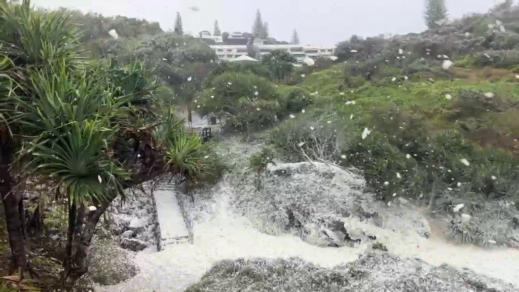 'Sea snow' at Stradbroke Island as Cyclone Alfred bears down - ABC News