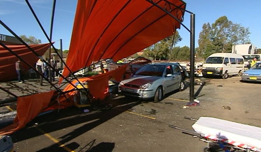 Truck crashes into Sydney car wash - ABC News
