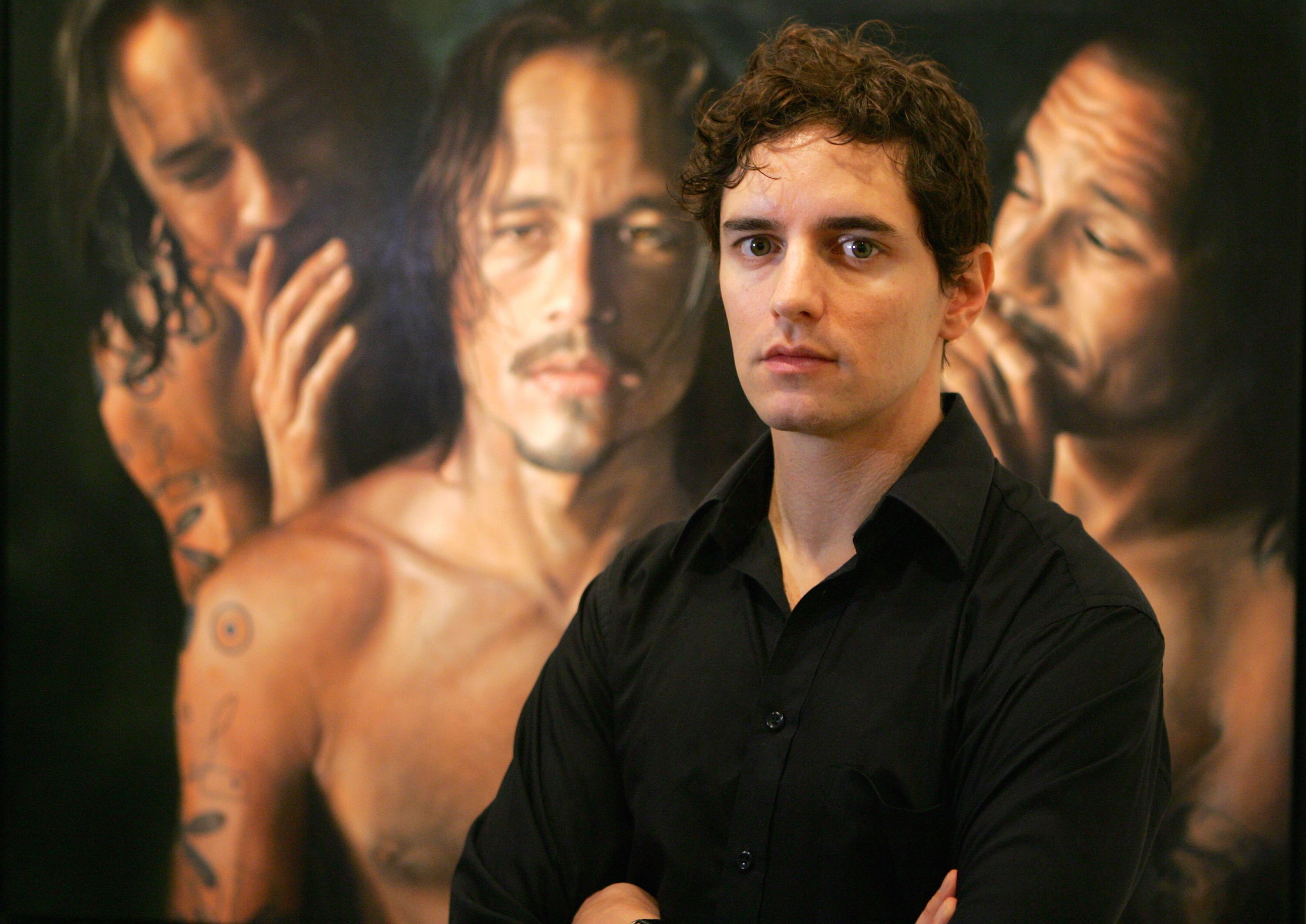 What happened to the famous Heath Ledger portrait? Father Kim Ledger ...