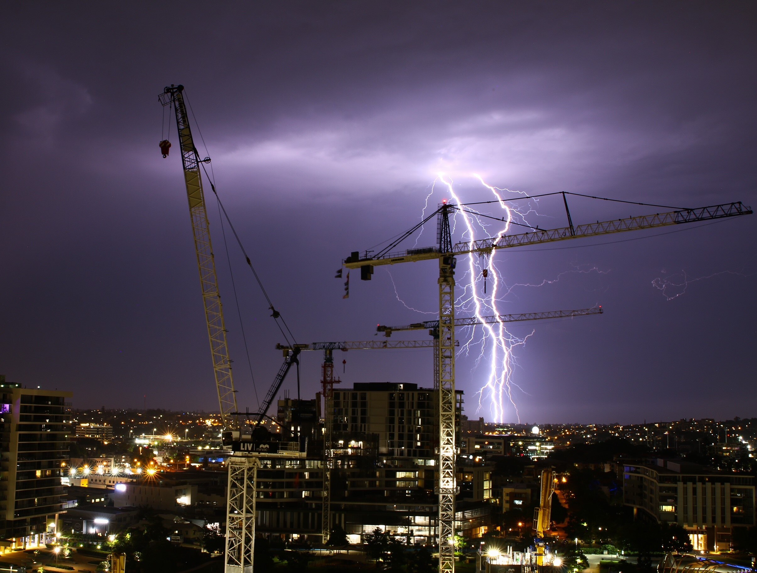 Electrical storms hit south-east Queensland with BOM forecasting more ...