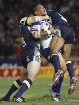 Cowboys rein in Bulldogs - ABC News