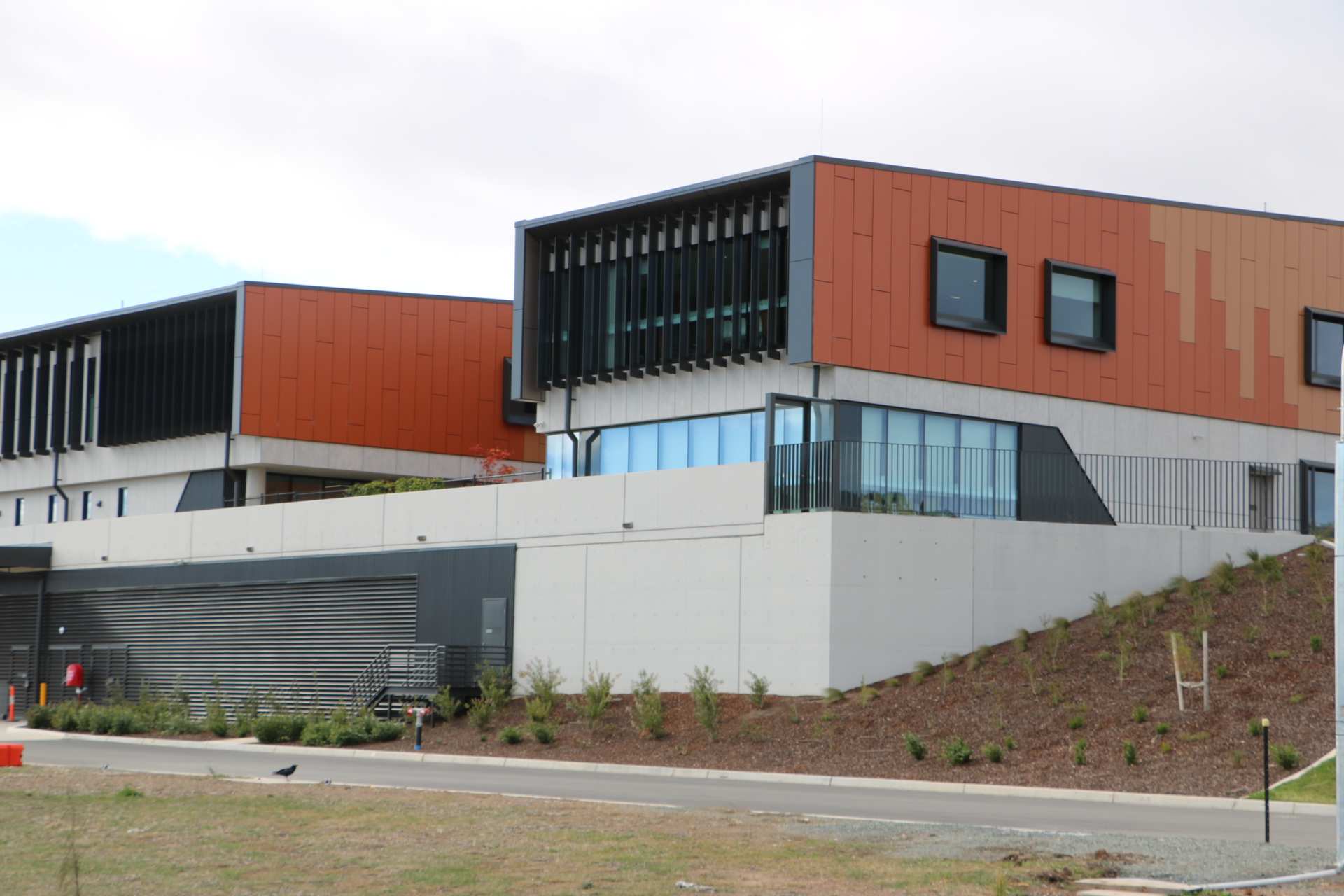 What services will be provided at new University of Canberra Hospital ...