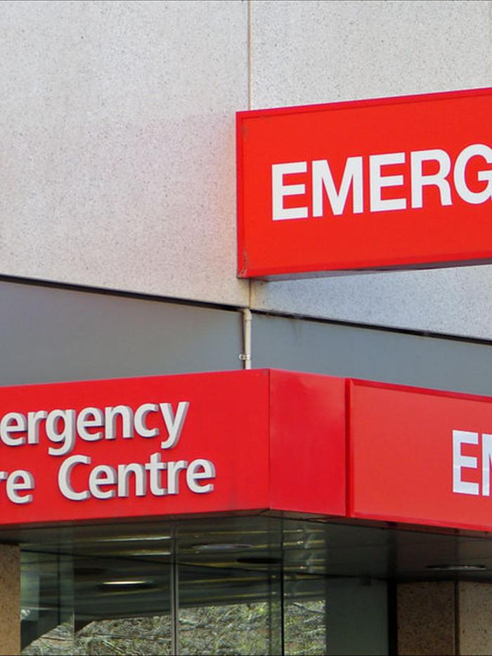 Emergency dept overcrowding 'costing lives' - ABC News