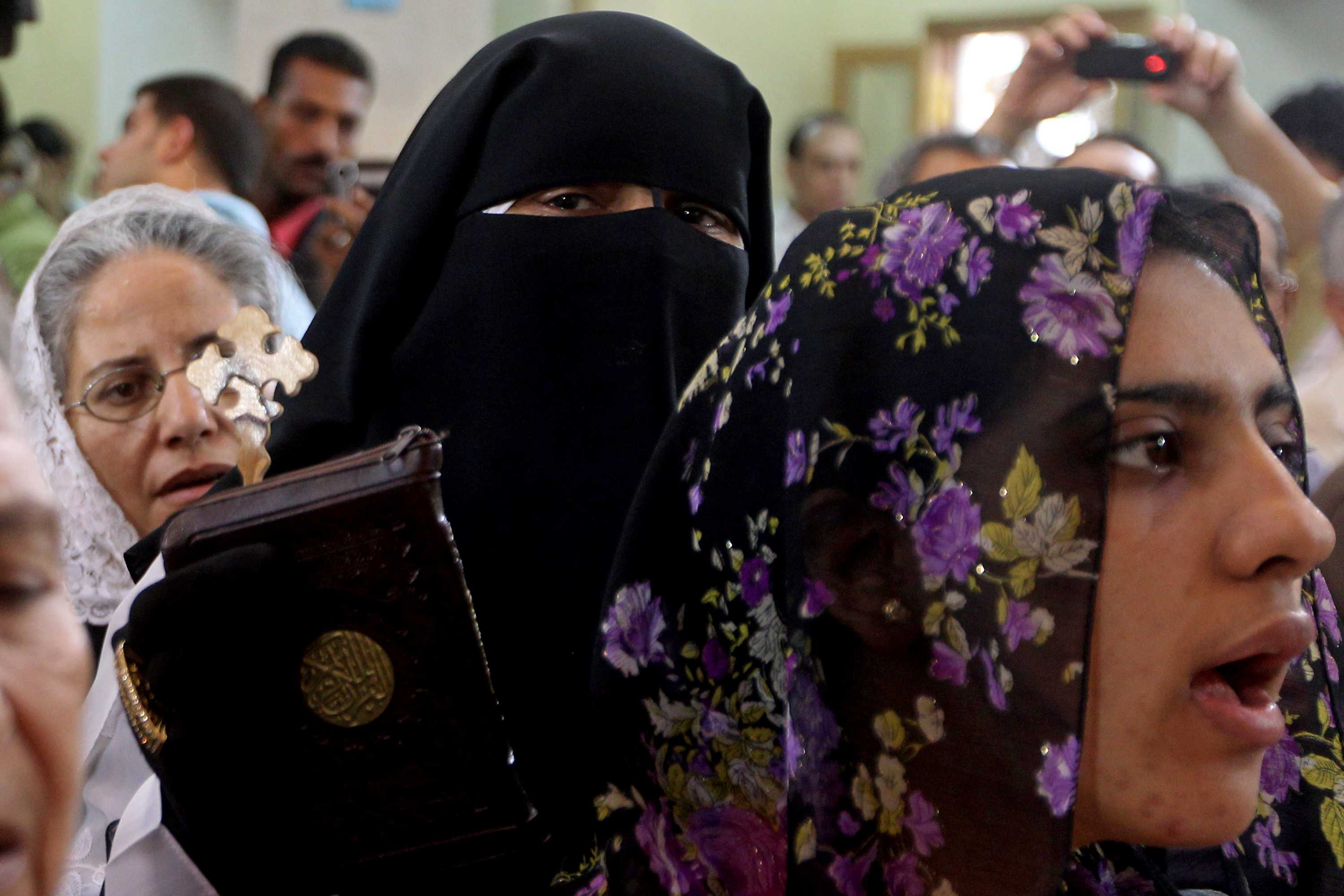 Why millions of Muslims are seeing apparitions of the Mother Mary - ABC ...