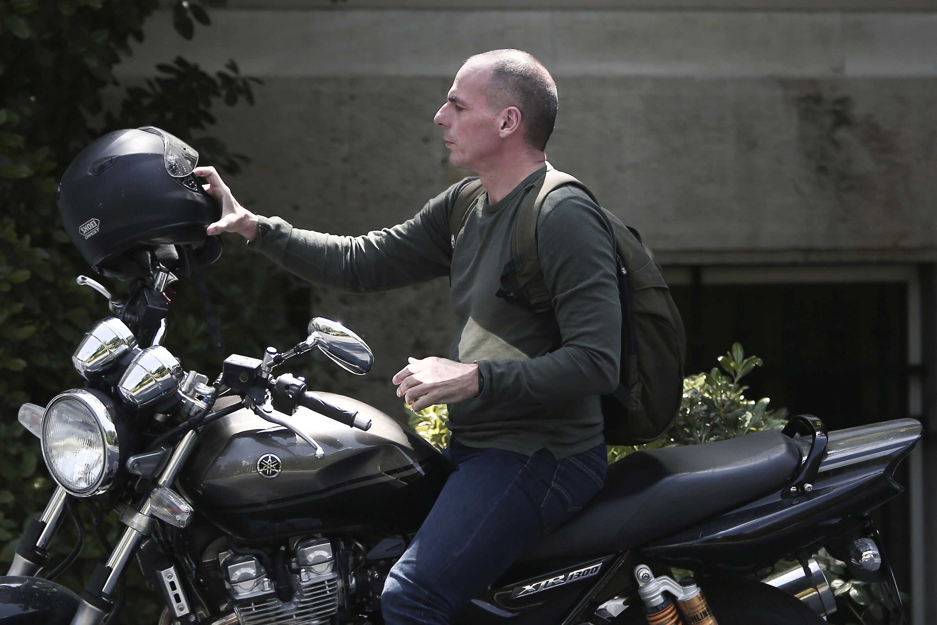 Yanis Varoufakis shoots down ‘propaganda’, insists he won't resign ...